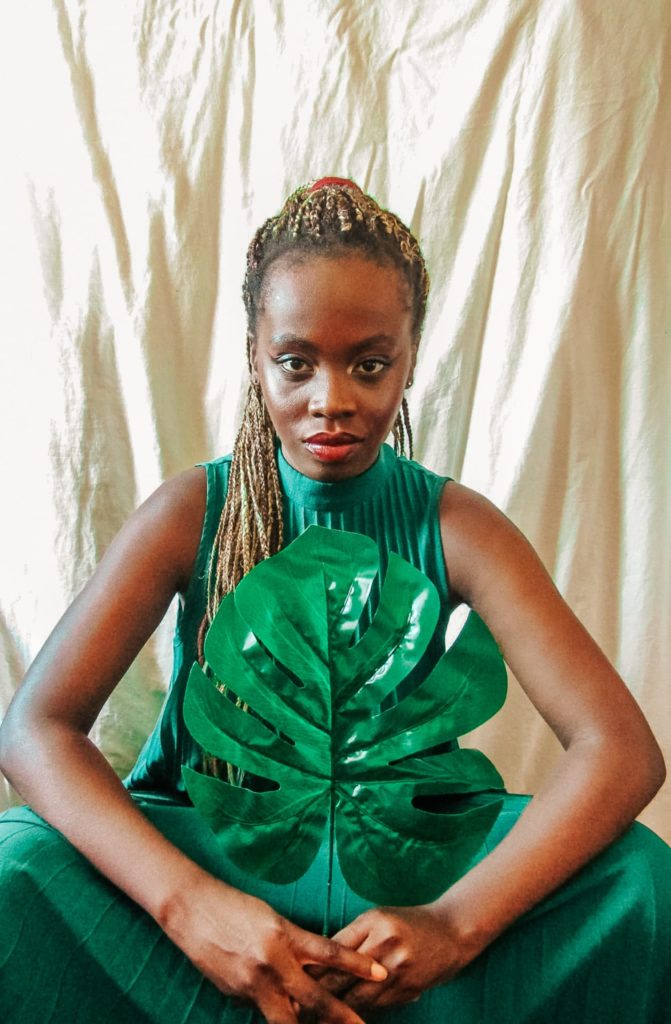 20 Easy At Home Photoshoot Ideas To Try Now - The Princientist