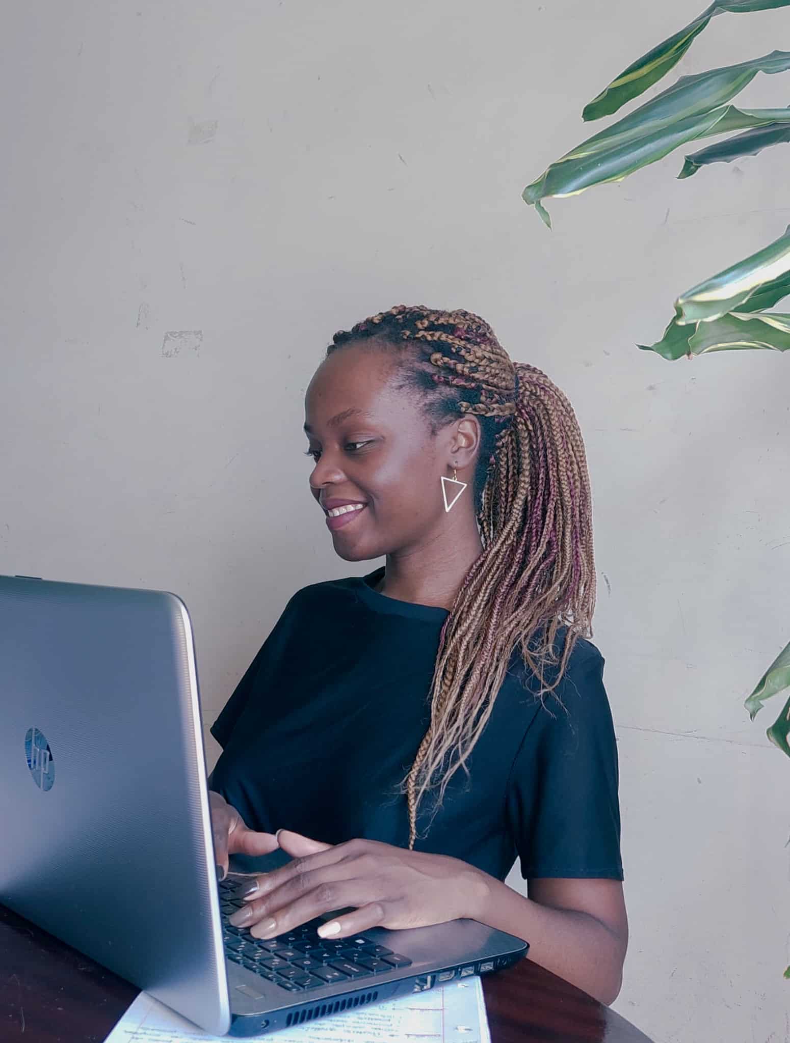 20 Easy At Home Photoshoot Ideas To Try Now - The Princientist