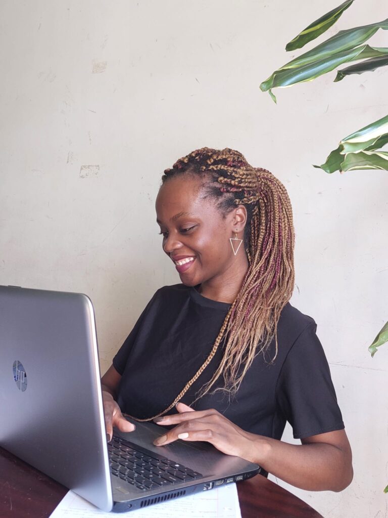 20 Easy At Home Photoshoot Ideas To Try Now - The Princientist